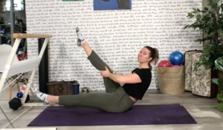 Challenge: 30 Minute BarreSHRED with Callie - Tuck Barre & Yoga
